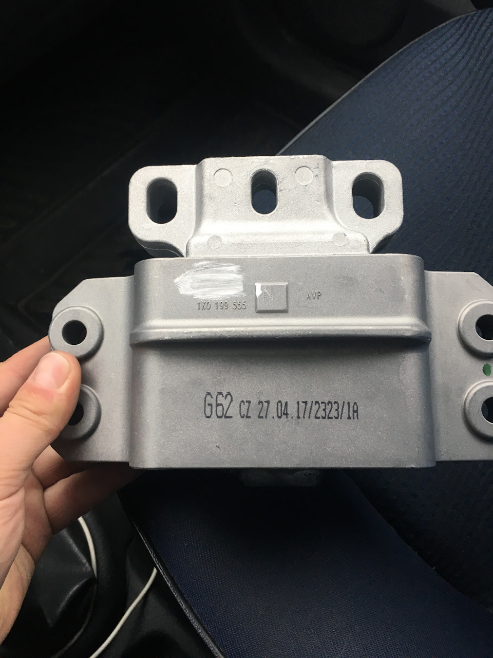 1K0199555 Опора двигателя Ауди А3А4 Б7 Фольксваген Джетта VAG ...