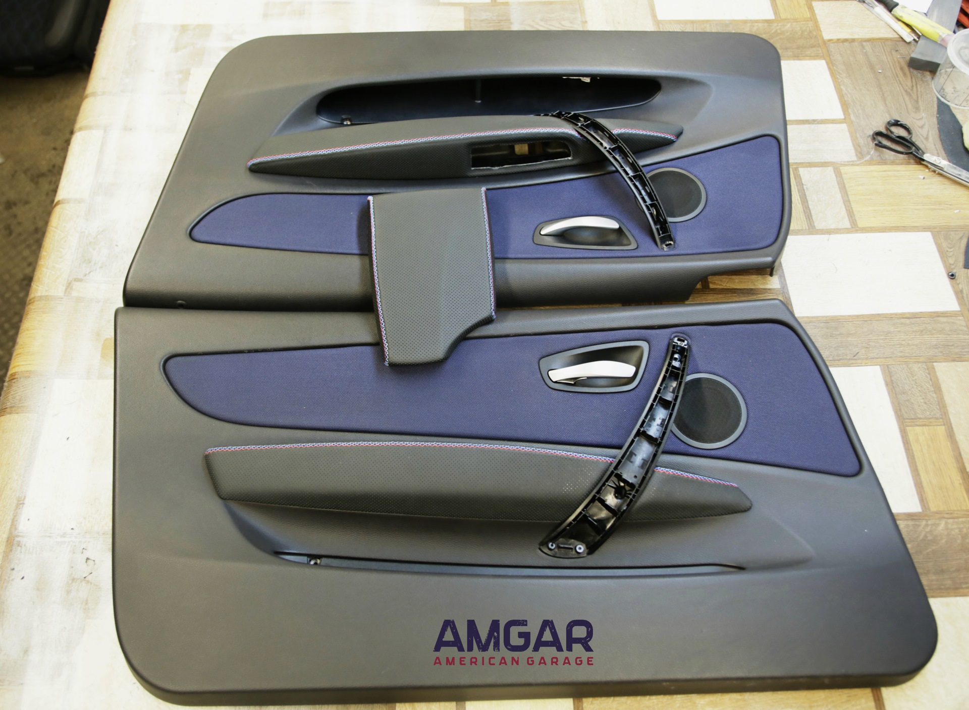 BMW первой серии. Перетяжка подлокотников дверных карт и и центрального ...