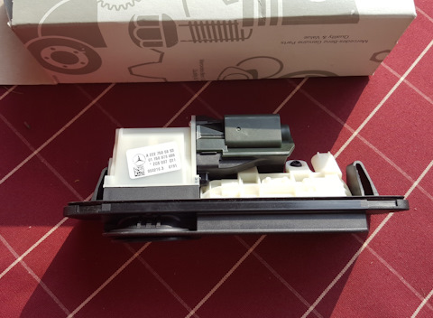 A2227500893 Ручка крышки багажника Mercedes | Запчасти на DRIVE2