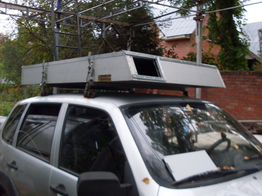 Багажник «Баг» с двумя люками на Ниве. — Chevrolet Niva, 1,7 л., 2010 ...