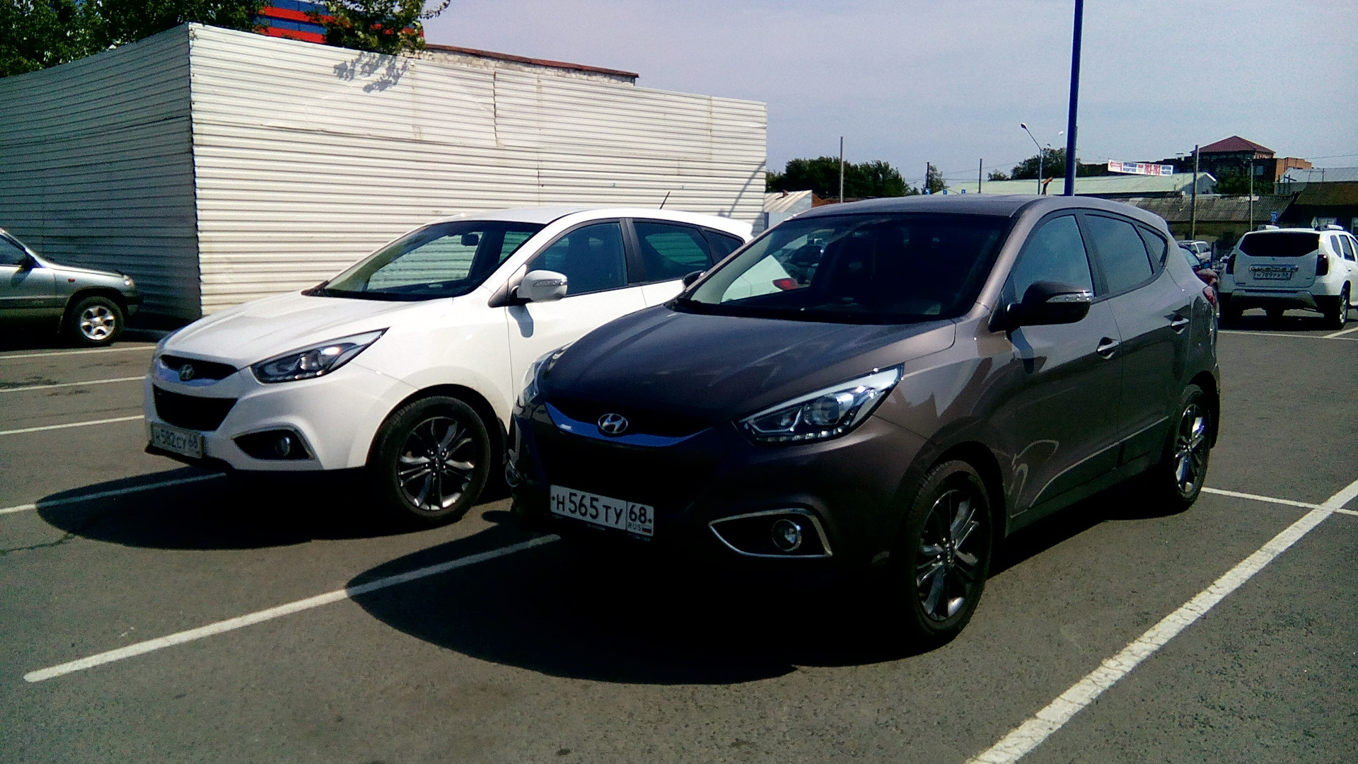 Кашемир браун VS Белый — Hyundai ix35, 2 л, 2015 года | фотография | DRIVE2