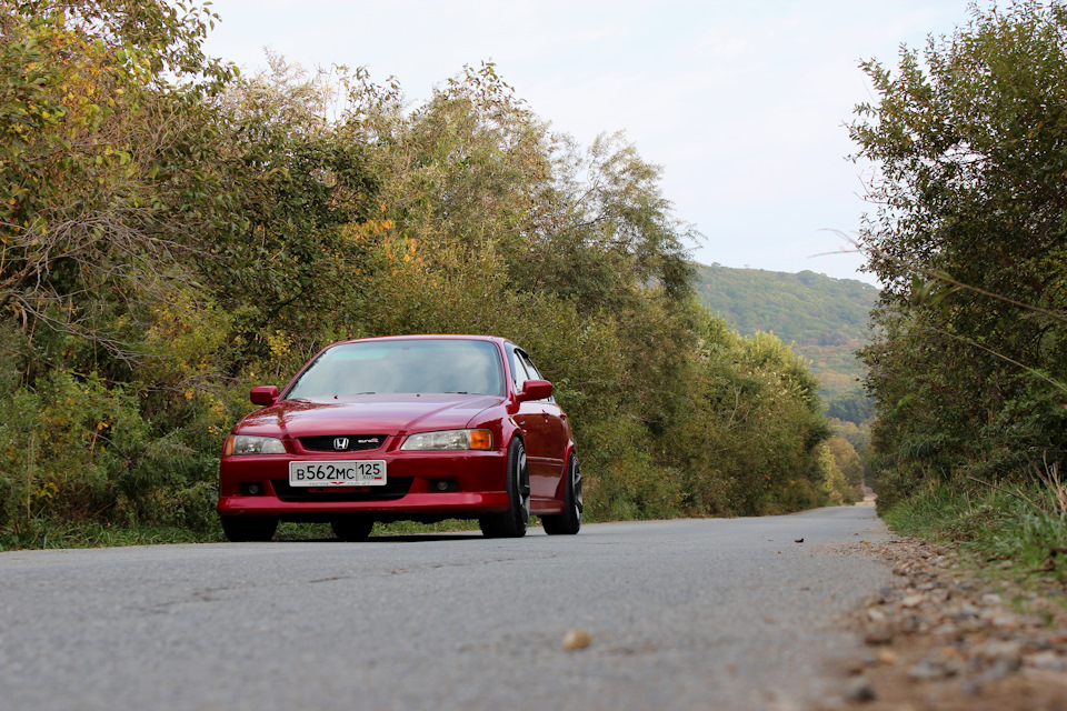 Первый фотосет (осенний) — Honda Accord Euro R (CL1), 2,2 л, 2000 года ...
