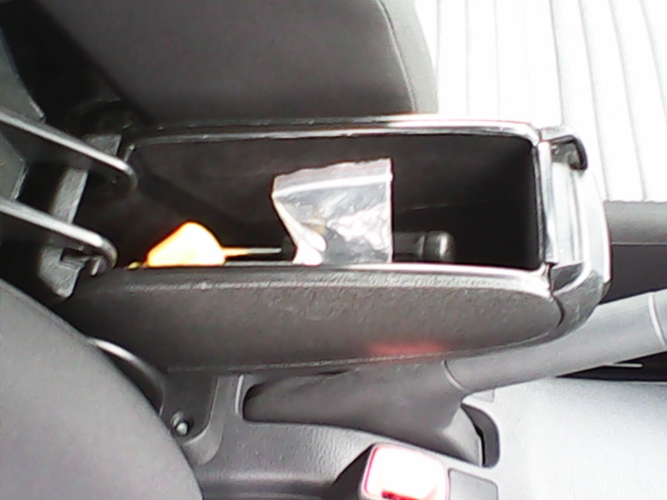 подлокотник — Suzuki SX4 (1G), 1,6 л, 2013 года | аксессуары | DRIVE2