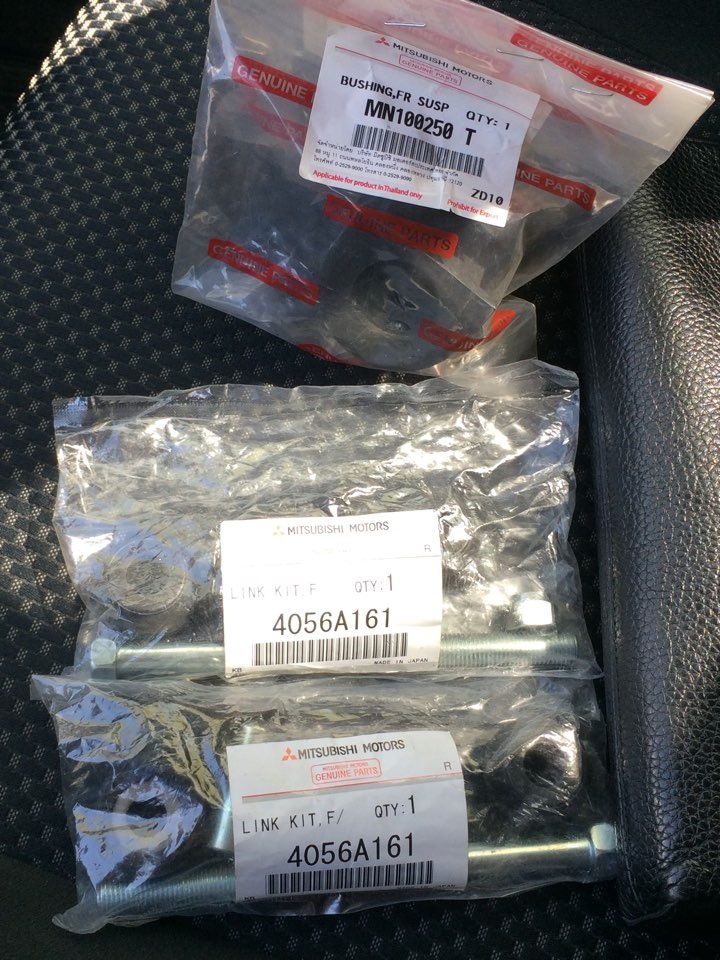 Замена передних стоек и втулок стабилизатора — Mitsubishi Lancer IX, 1 ...