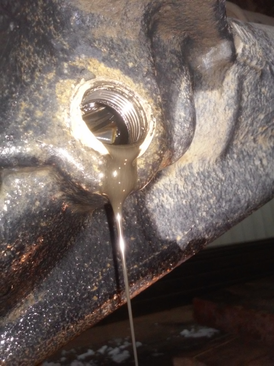 Замена масла в мостах и раздатке! — УАЗ Patriot, 2,7 л, 2013 года ...