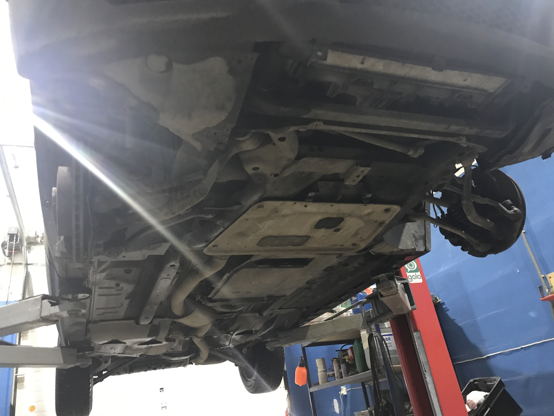 #27 Замена пружин, передней подвески — BMW X3 (E83), 3 л, 2005 года ...