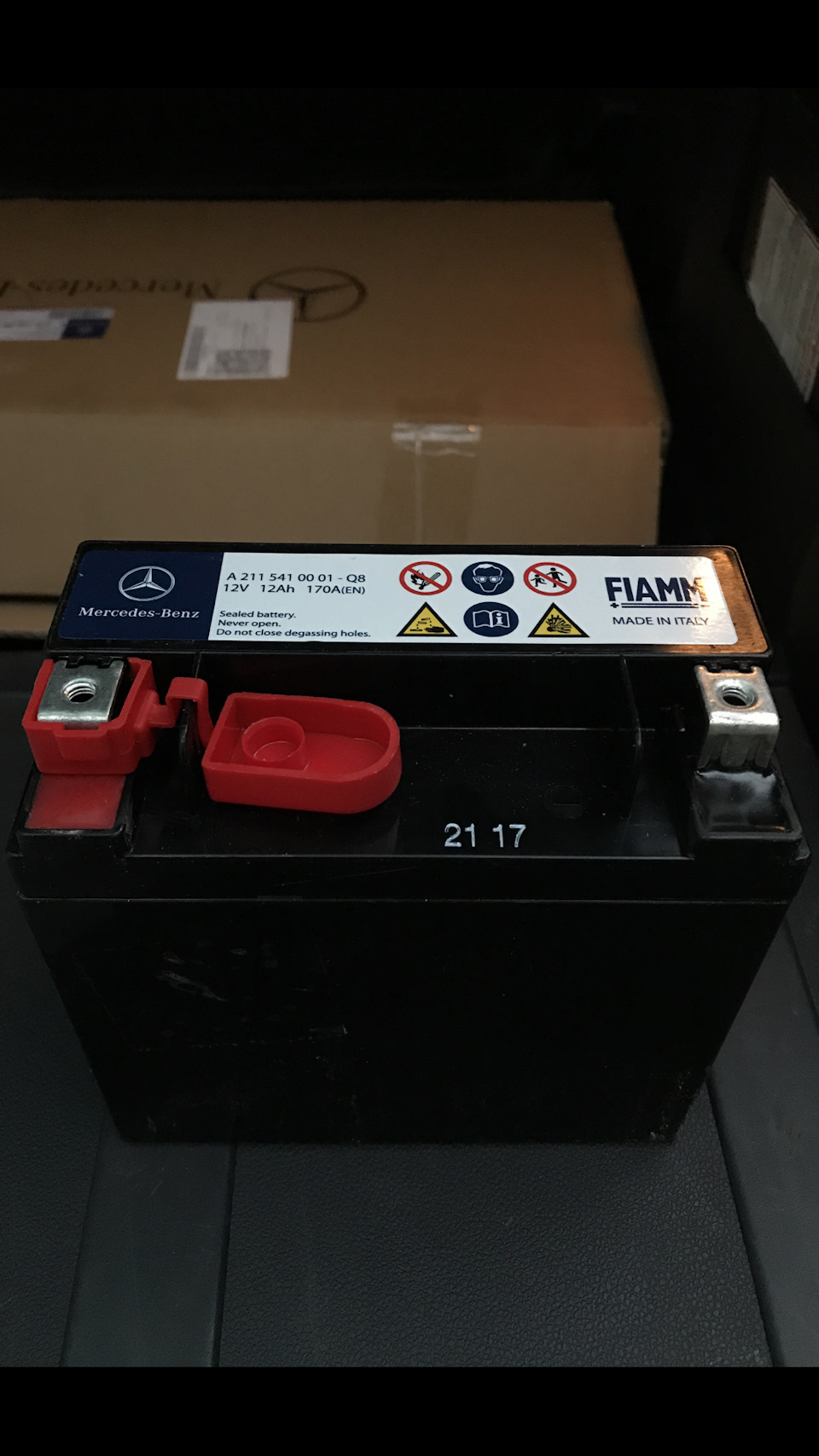 Замена доп. Аккумулятора — Mercedes-Benz CLS (W219), 5 л, 2004 года ...