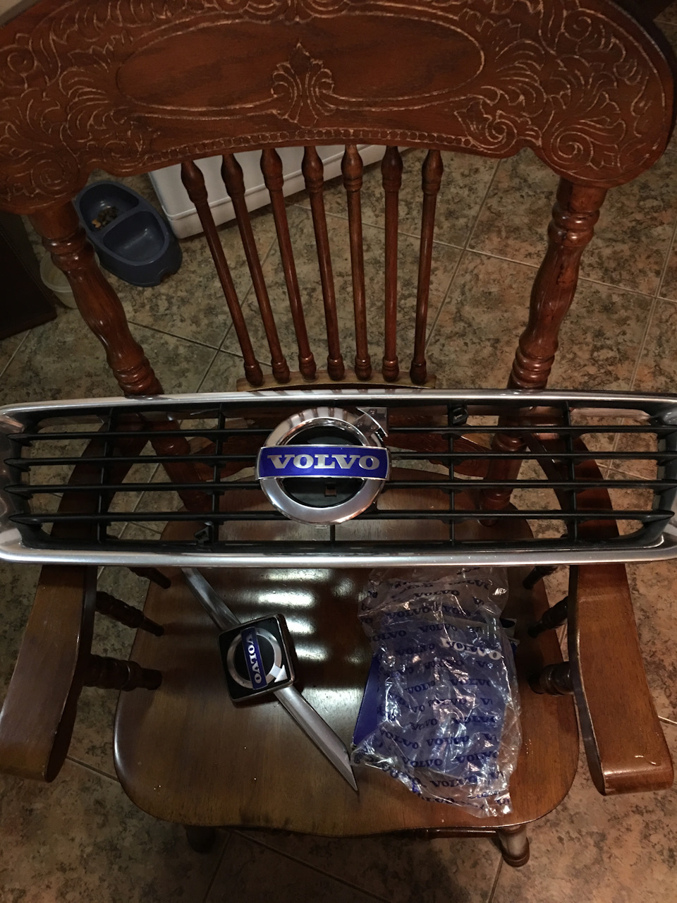 31383031 Эмблема решетки радиатора вольво Volvo | Запчасти на DRIVE2