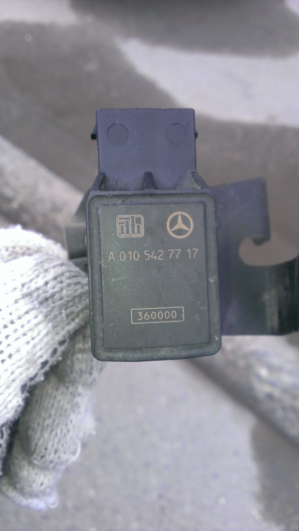 A0105427717 Датчик положения светового пучка Mercedes | Запчасти на DRIVE2