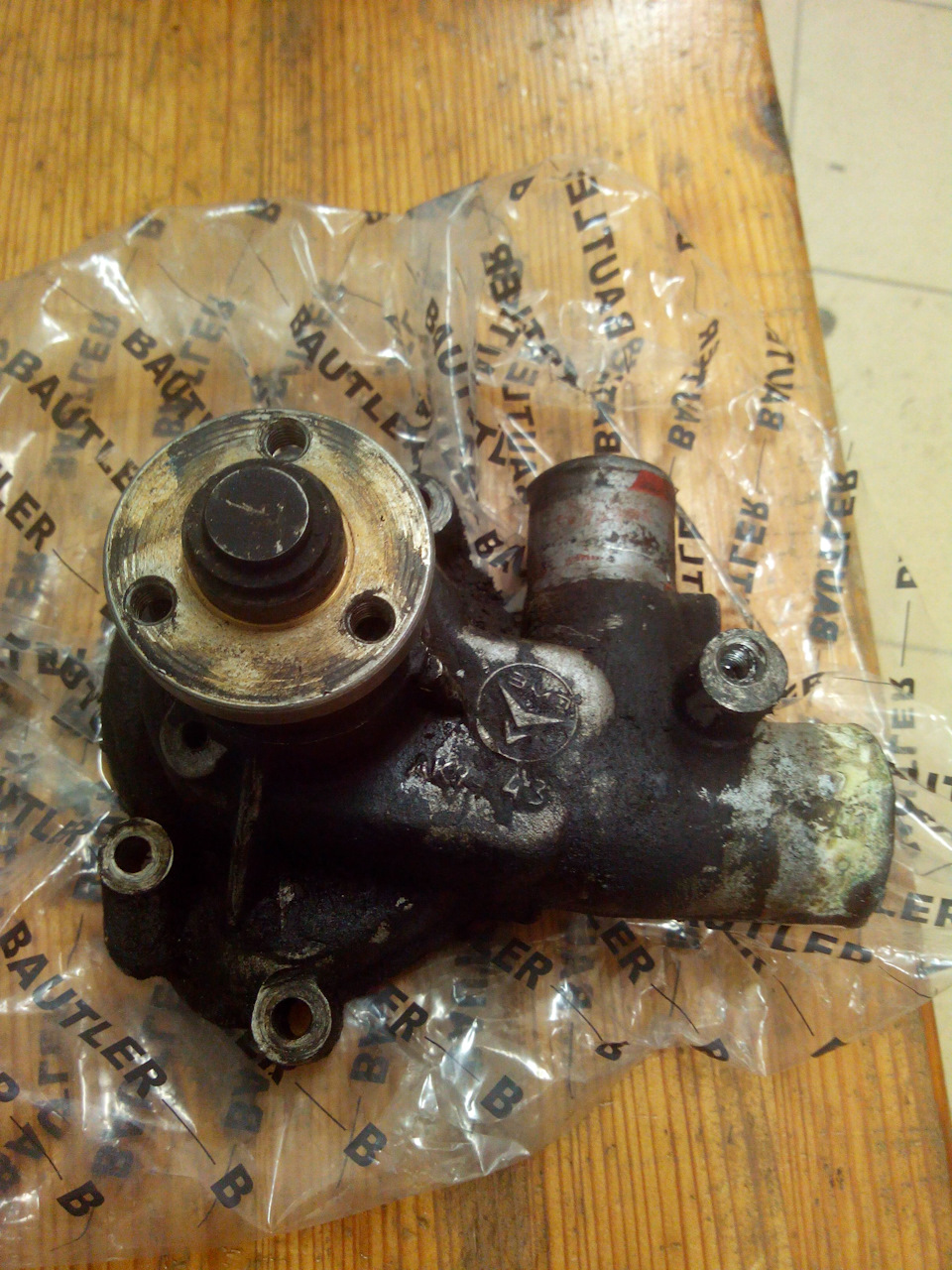 Водяной насос, она же помпа — УАЗ Patriot, 2,7 л, 2007 года | своими ...