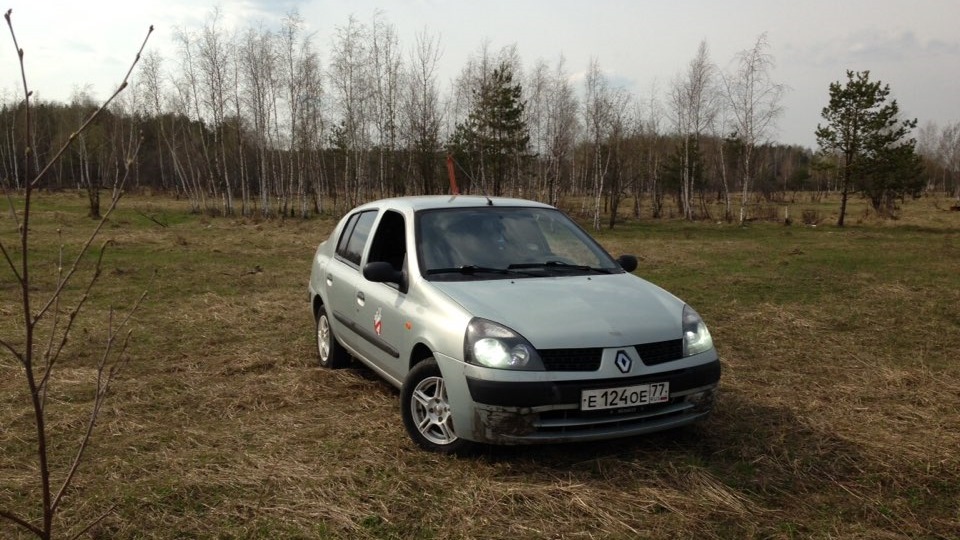Renault Symbol бензиновый 2002 | на DRIVE2