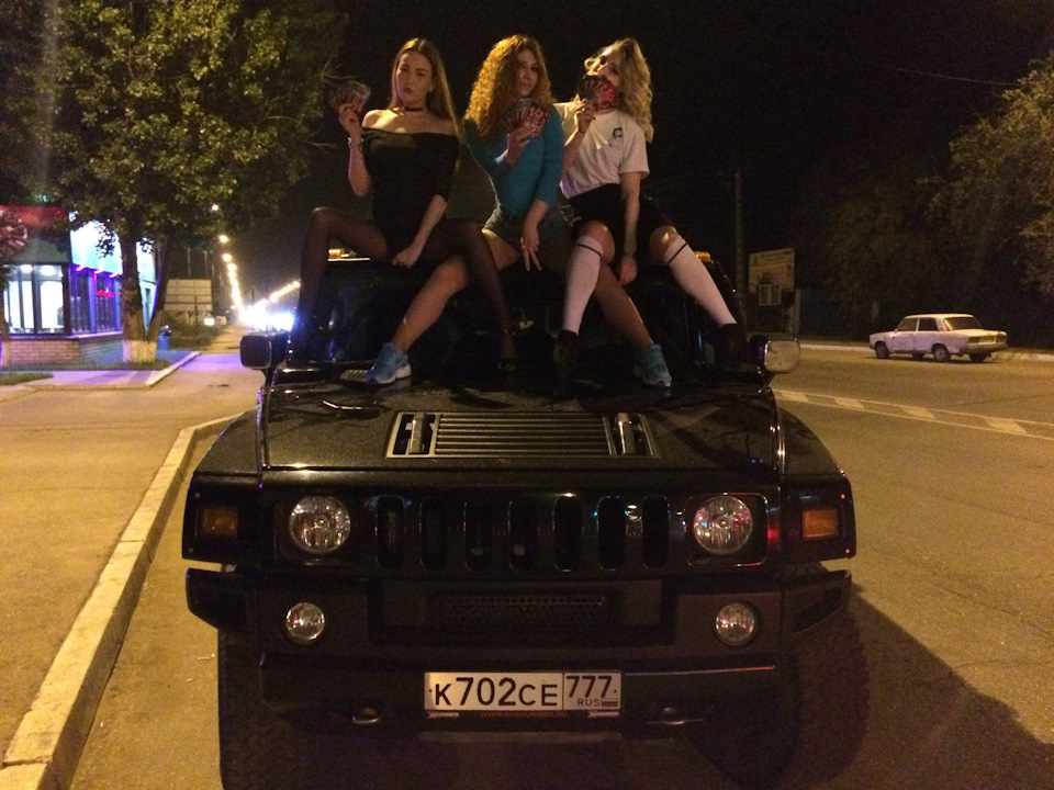 Hummer H2 & Girls — Hummer H2, 6 л, 2005 года | фотография | DRIVE2