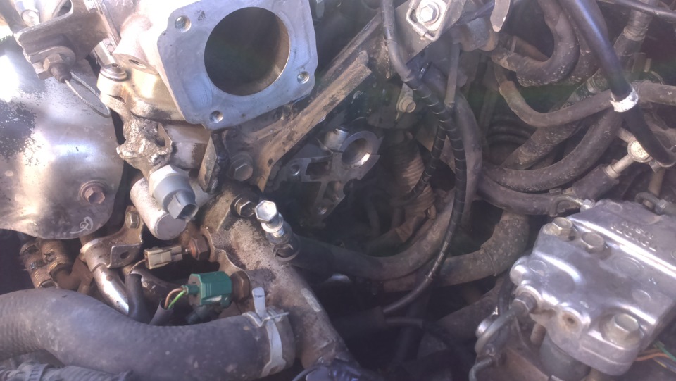 Течь масла. Или замена колечки в трамблере. — Toyota Carina E, 2 л ...