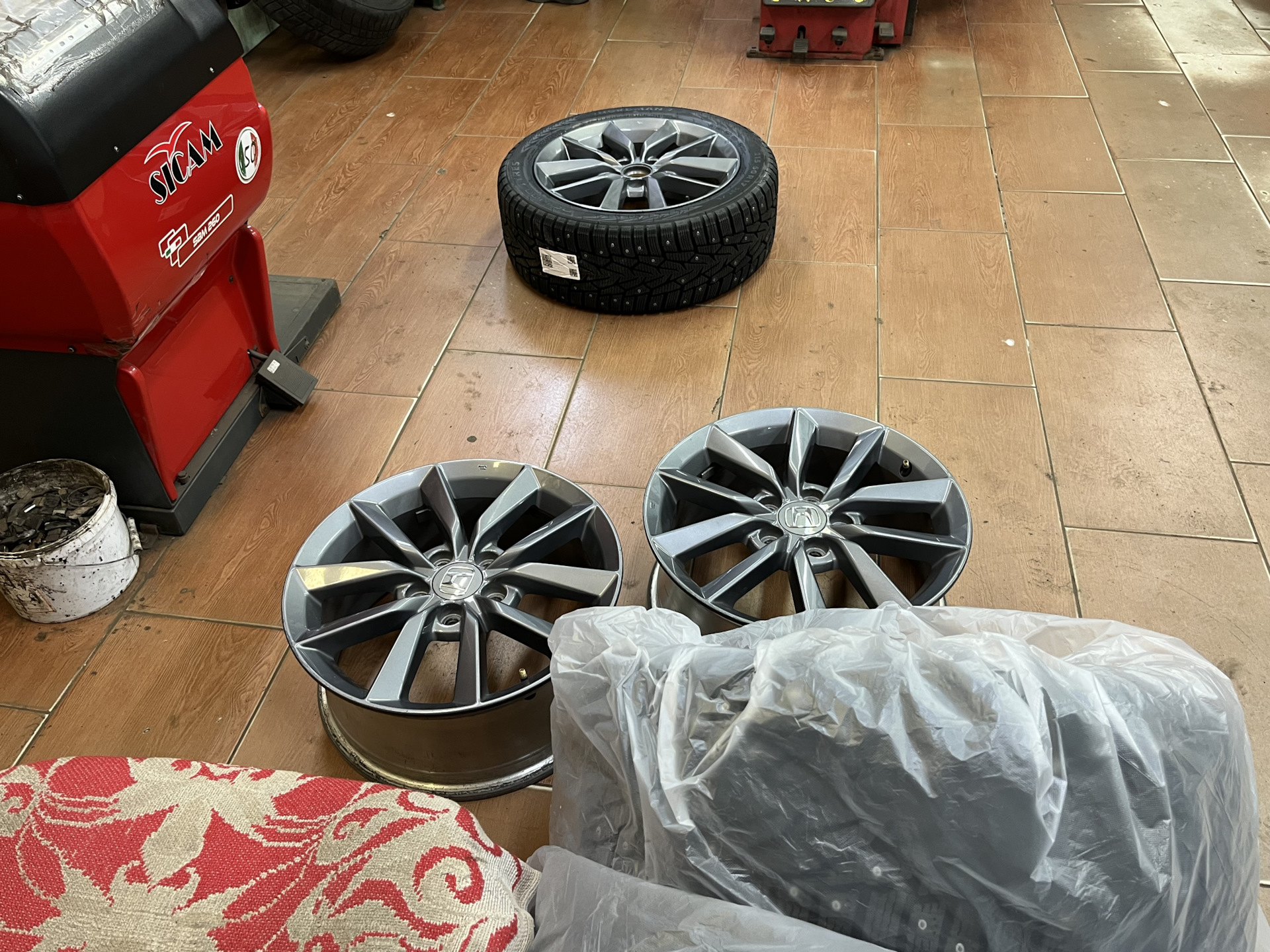 Диски на зиму 215/50 R17 — Honda Civic 4D (10G), 1,5 л, 2018 года ...