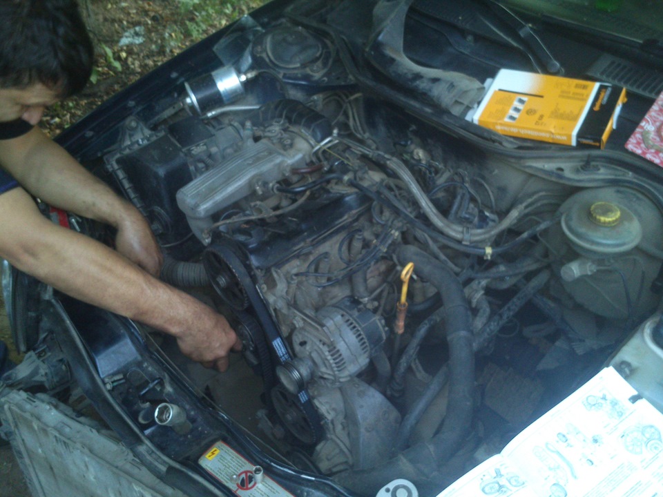 ГРМ и прокладка клапанной крышки — Audi A6 (C4), 2 л, 1995 года ...