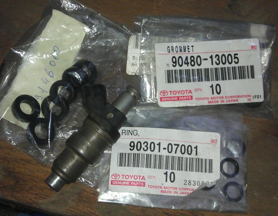 Форсунки, свечи, два стола… — Toyota Cresta (90), 2,5 л, 1995 года ...