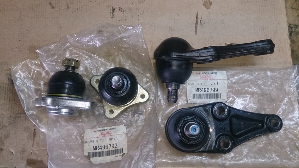 Замена шаровых, втулок стабилизатора — Mitsubishi Pajero (3G), 3,5 л ...