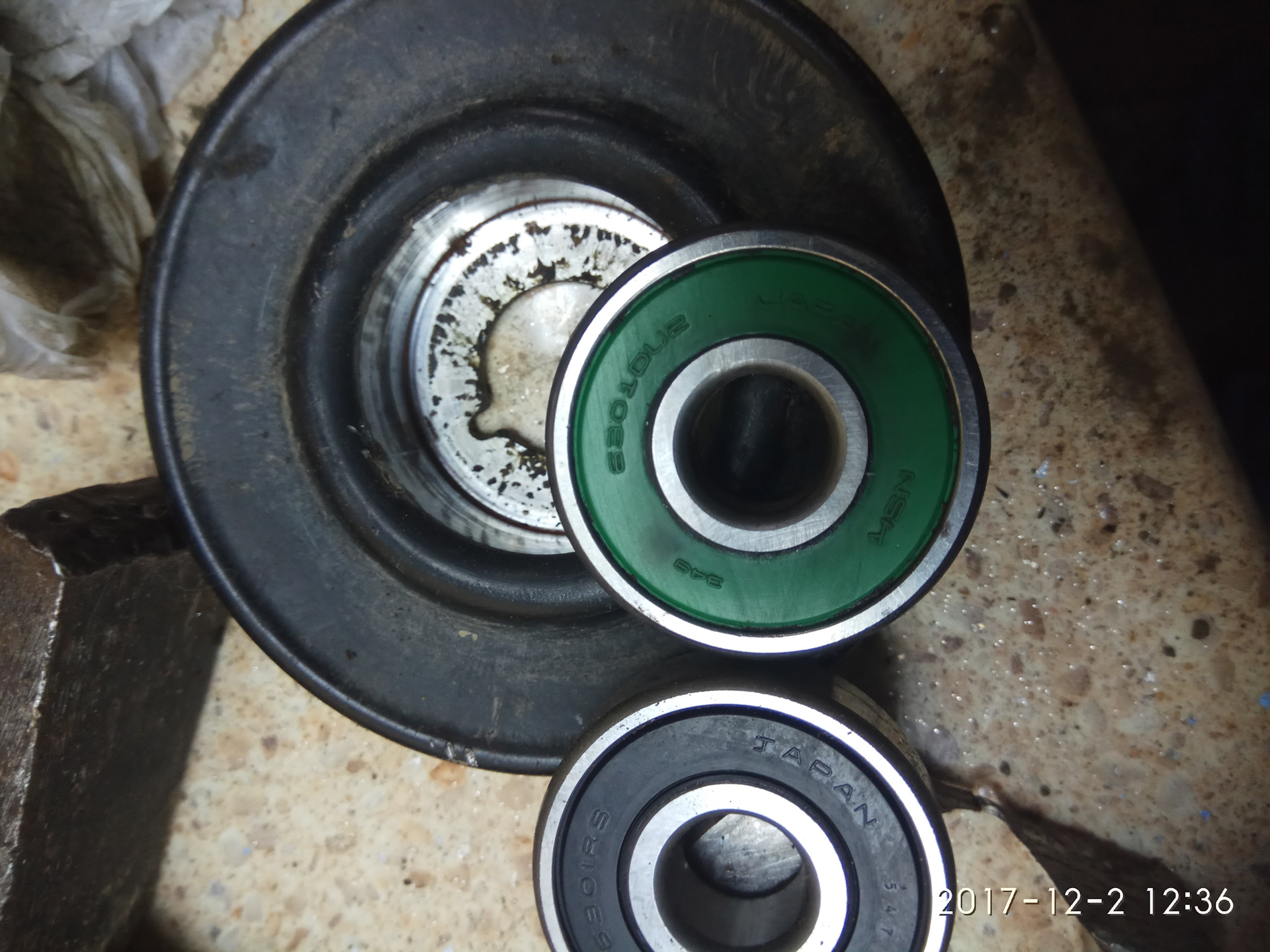 Замена подшипника натяжителя кондиционера и внешняя чистка сот ...