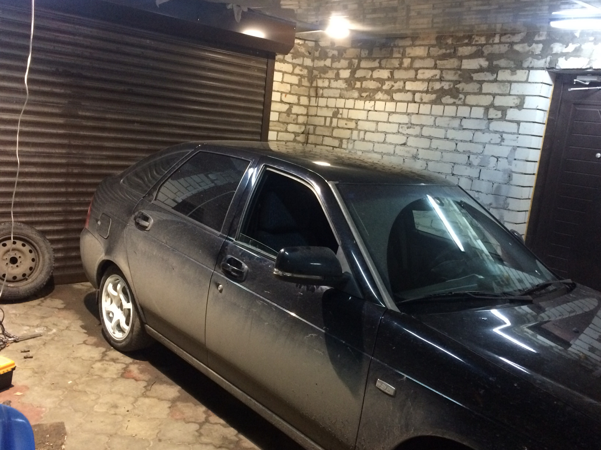 Примерочка дисков Адвант R15 — Lada Приора хэтчбек, 1,6 л, 2009 года ...