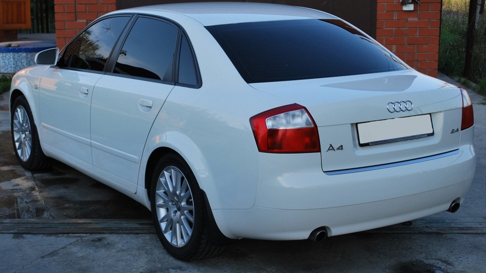 Как не крутил а в занос не кидает — Audi A4 B6 2 4 л 2003 года