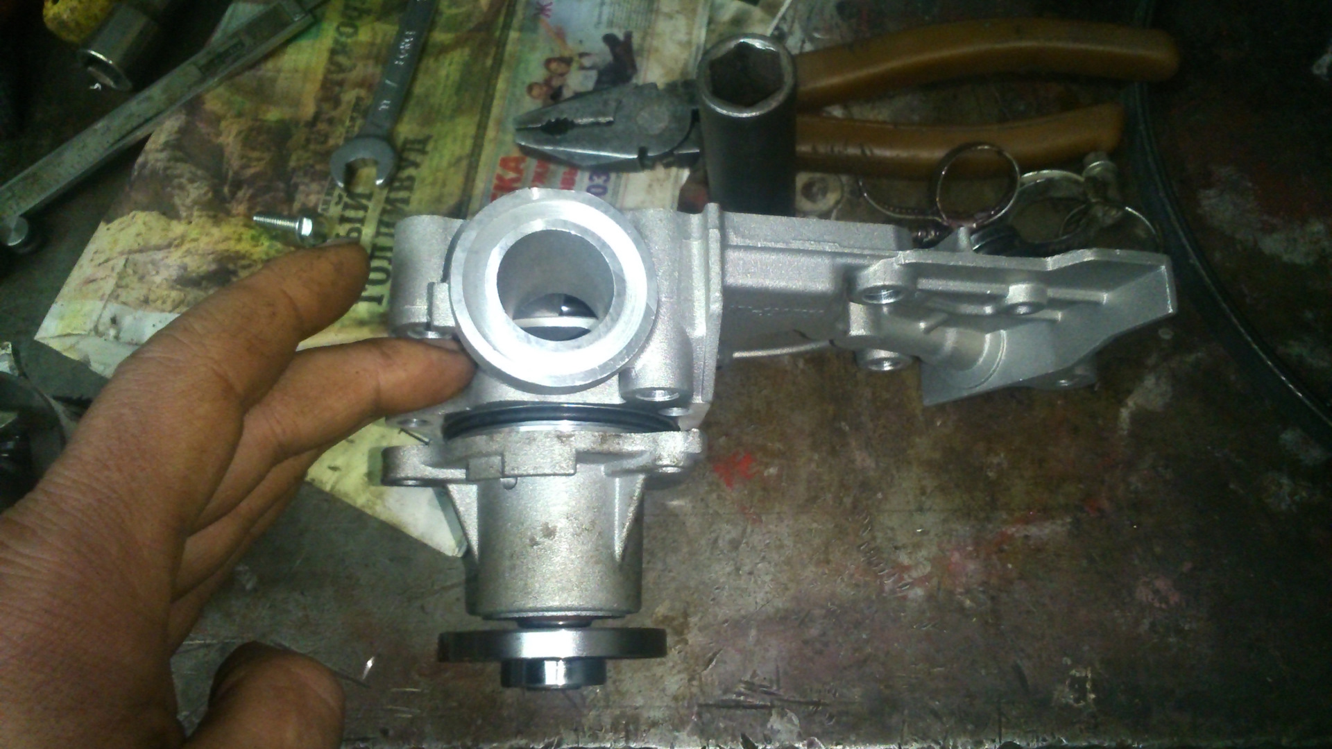 Замена помпы — Chery Jaggi, 1,1 л, 2009 года | своими руками | DRIVE2