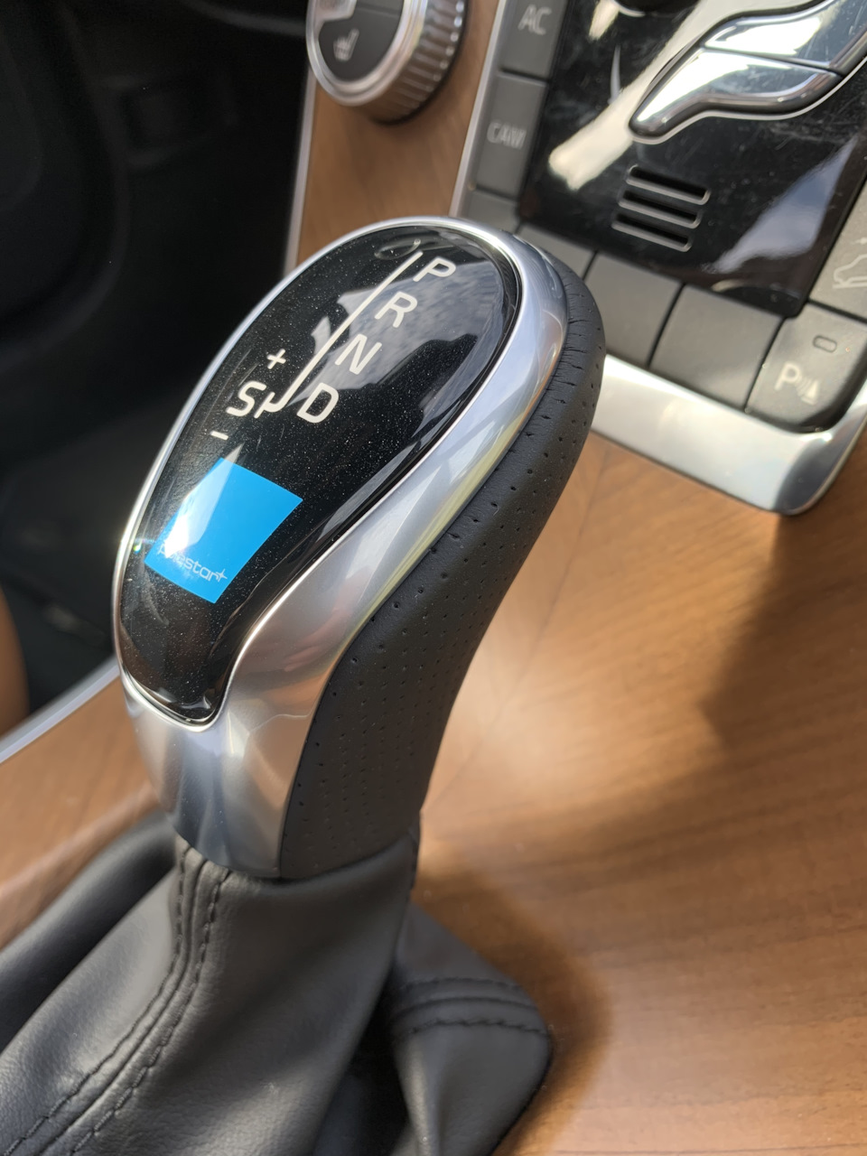 Небольшой закуп — Volvo XC60 (1G), 2,4 л, 2015 года | аксессуары | DRIVE2