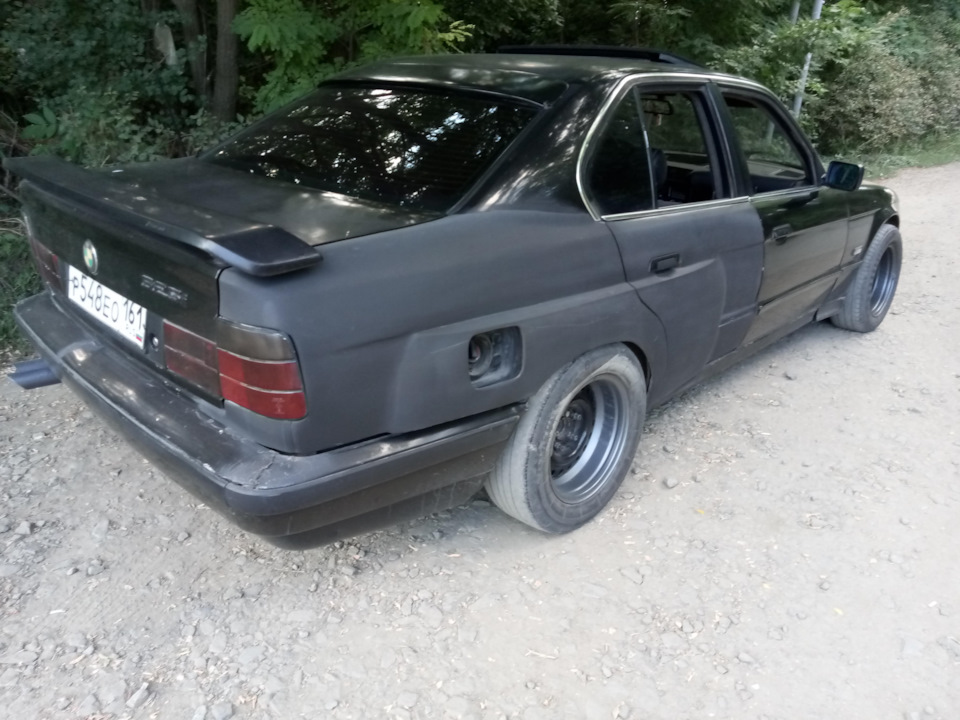 Расширение е34 своими руками . Лючок бензобака . Под Koenig Specials ...