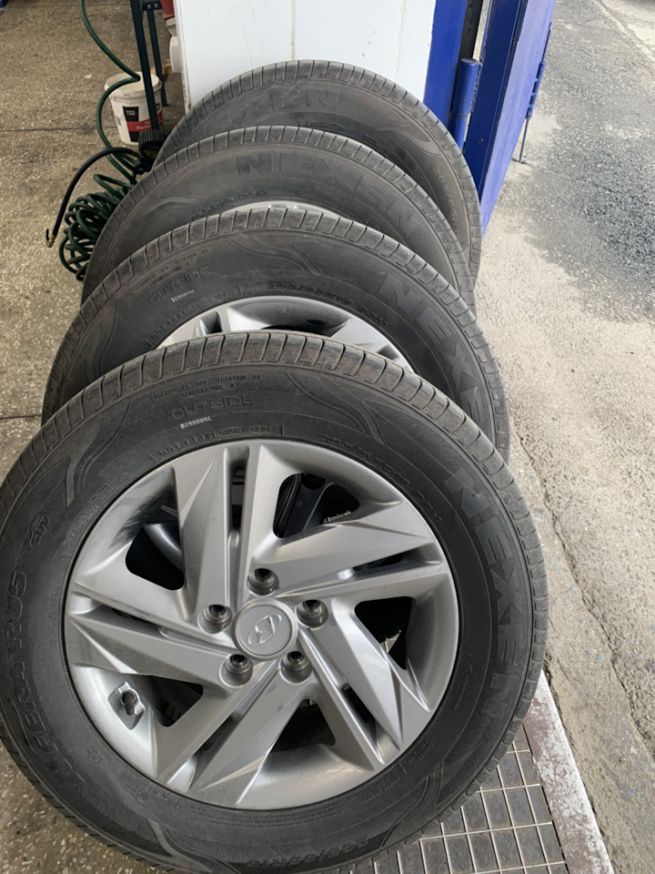 Шины летние Nexen 205/65 R16, литые диски Оригинальные 6Jx16 ET43 5x114 ...
