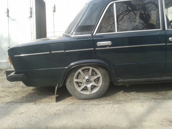 Занижать надо-не пружины резать, а друзей садить! — Lada 2106, 1,6 л, 2003 года | тюнинг | DRIVE2