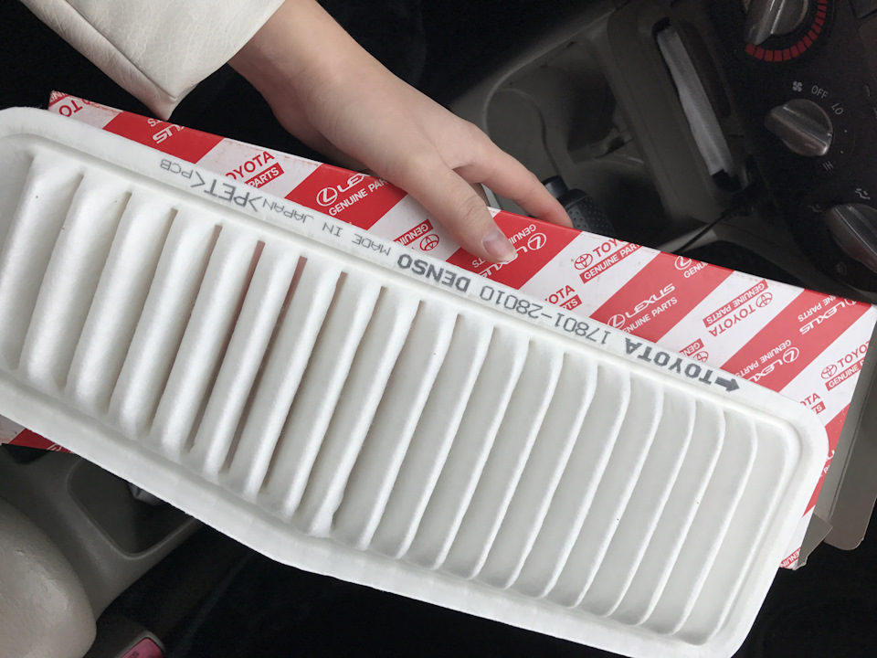 Воздушный фильтр — Toyota RAV4 (II), 2 л, 2001 года | плановое ТО | DRIVE2