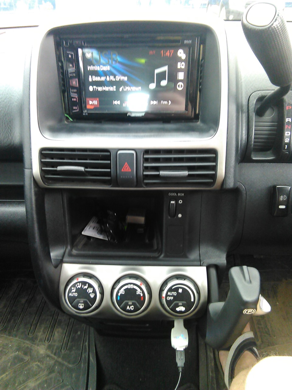 Подарок от жены для меня и CRV.Pioneer AVH-170. — Honda CR-V (RD4/RD5/RD6/RD7), 2 л, 2002 года ...