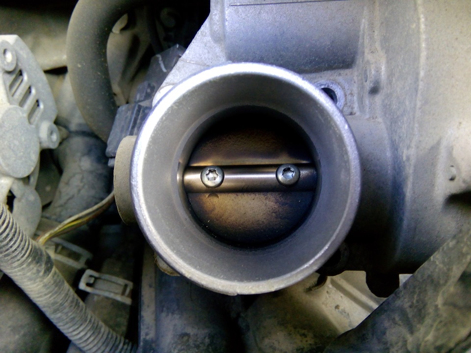 Чистка дроссельной заслонки — Ford Fusion, 1,6 л, 2007 года | своими ...
