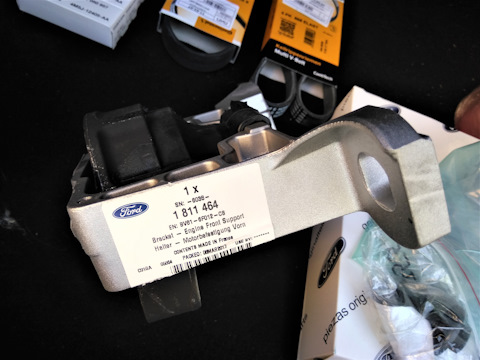 1811464 Опора двигателя передняя / C-Max, Focus-II/III Zetec-S (Duratec ...