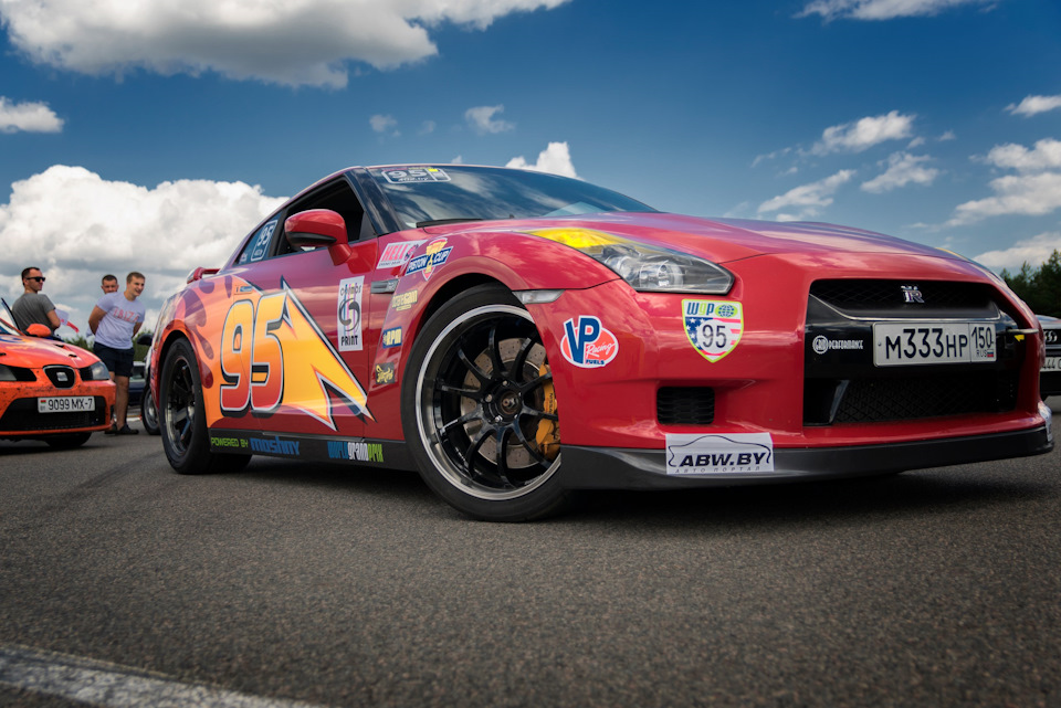 Смена имиджа. Встречайте, Ligthning McQueen! — Nissan GT-R (R35), 3,8 л ...