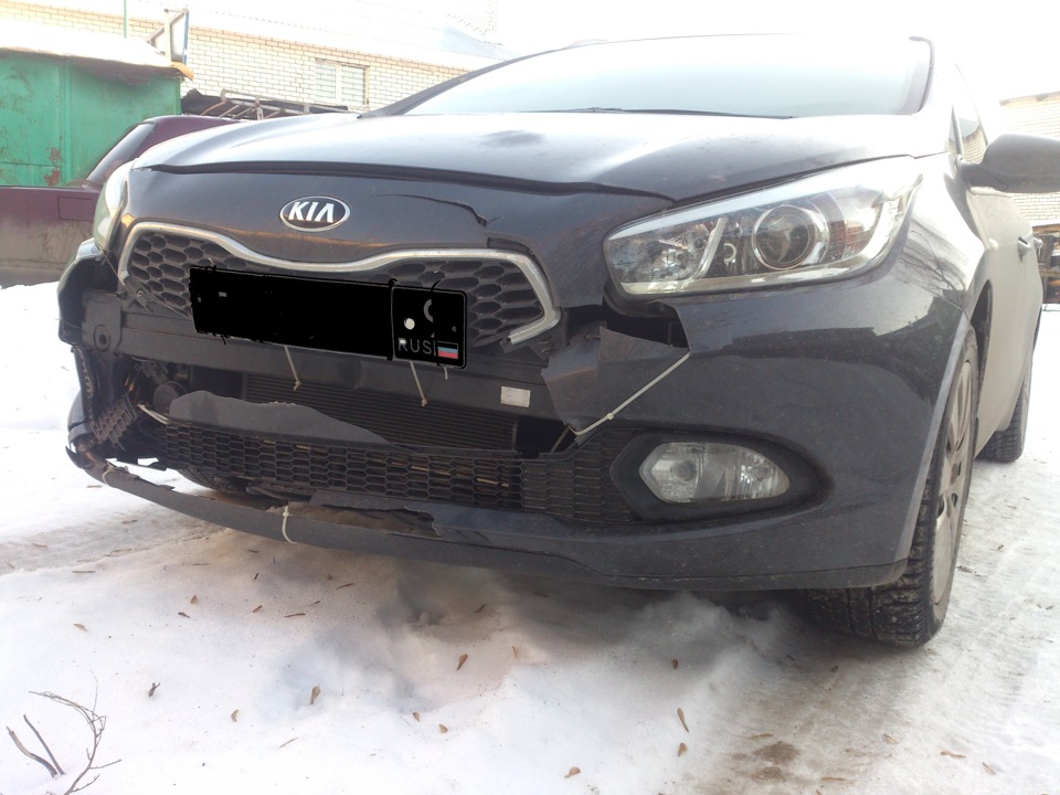 Бедная хрюшка — KIA Ceed SW (2G), 1,6 л, 2013 года | ДТП | DRIVE2