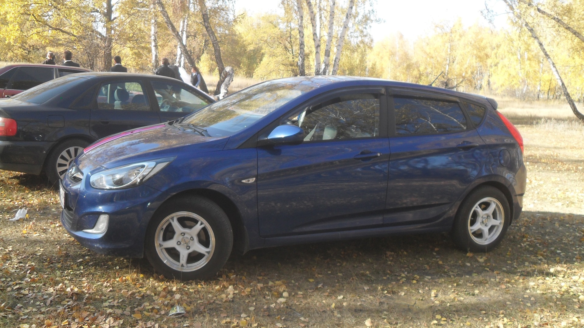 Hyundai Solaris Hatchback 1.4 бензиновый 2012 | ласточка на DRIVE2