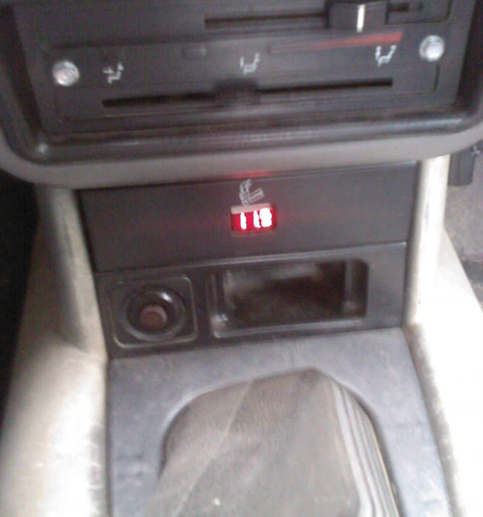 Цифровой вольтметр — ГАЗ 3110, 2,4 л, 1998 года | электроника | DRIVE2