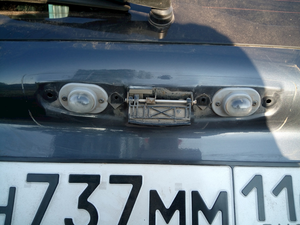 Уплотнитель ручки багажника — Hyundai Getz, 1,4 л, 2008 года | своими ...