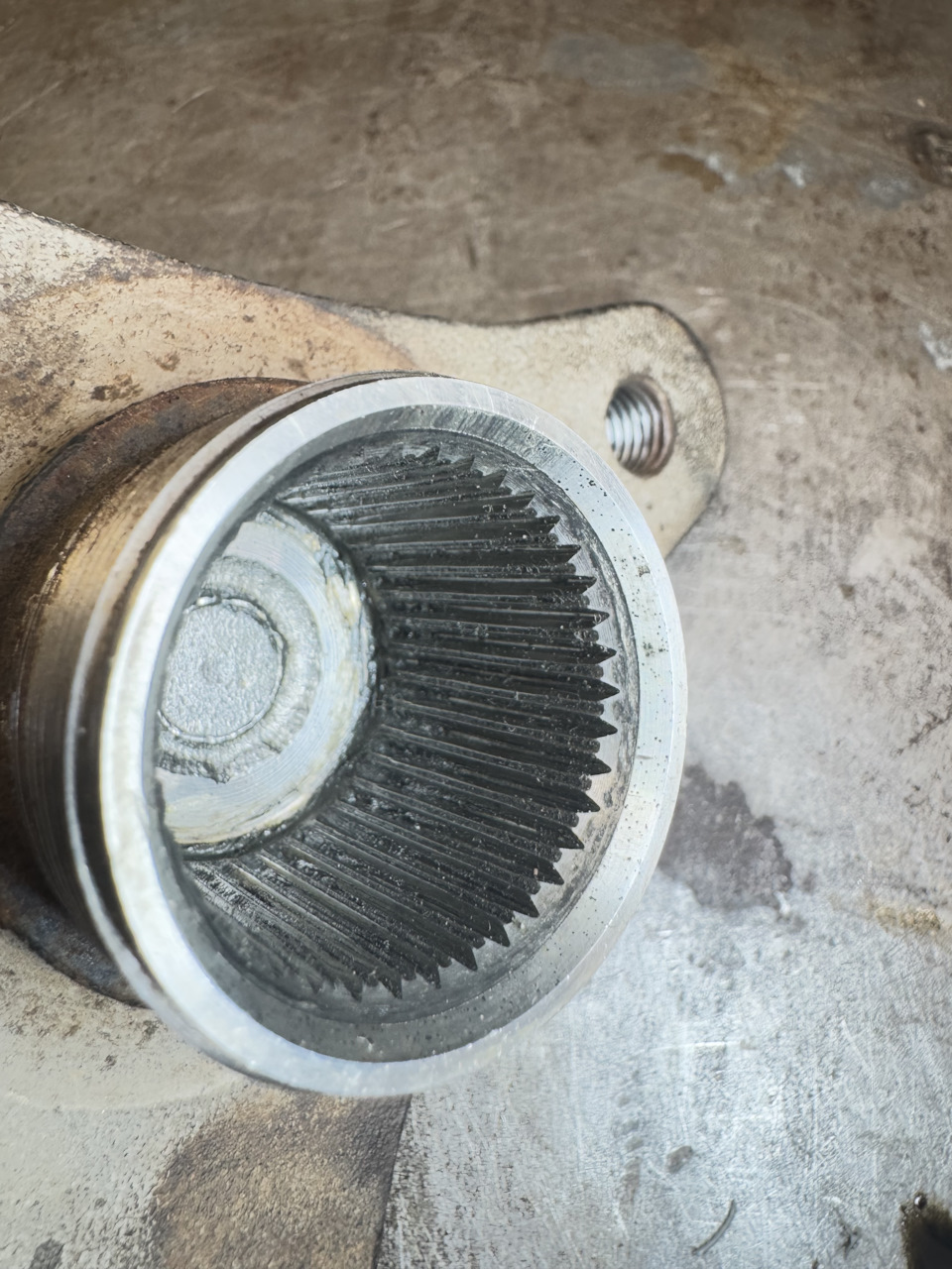 Сменил кардан, фланец, и ТО — BMW 5 series Gran Turismo (F07), 3 л ...