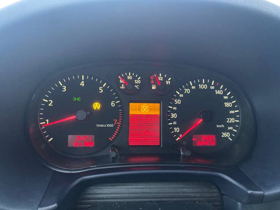 как дела у ауди? победили приборку — Audi A3 (8L), 1,6 л, 2001 года ...