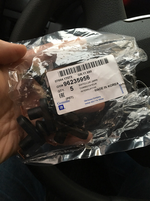 96235956 Концевой выключатель двери / Chevrolet 97~ GM | Запчасти на DRIVE2