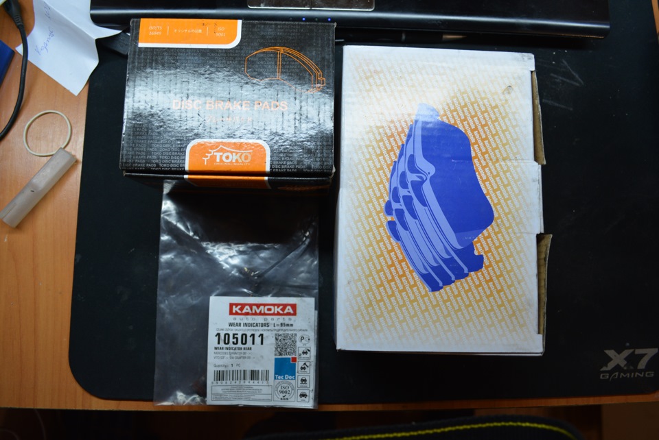 Замена тормозных колодок. И вторая жизнь датчика износа тормозных ...