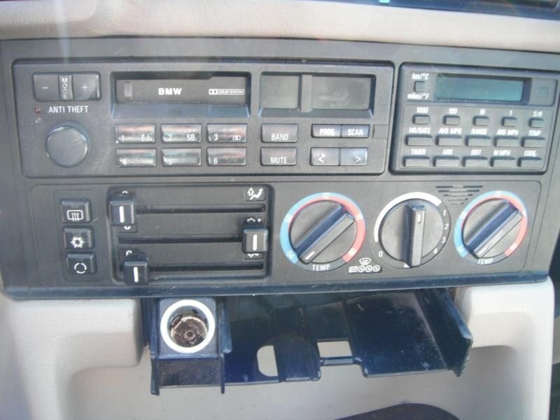 Ребята эта магнитола шла в USA версии? — BMW 5 series (E34), 2 л, 1990 ...