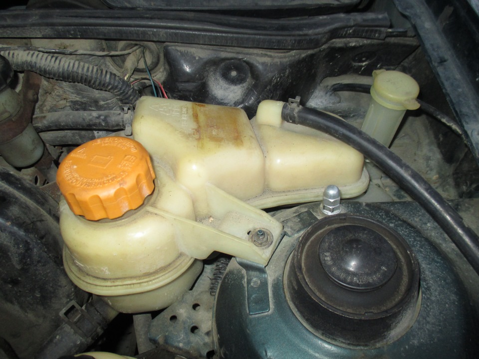 Бачок ОЖ 96181808 — Daewoo Nexia (2G), 1,5 л, 1997 года | расходники ...