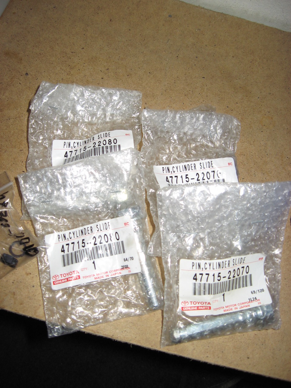 4771522010 ВТУЛКА НАПРАВЛЯЮЩАЯ СУППОРТА ТОРМОЗНОГО ЗАДНЕГО. TOYOTA ...