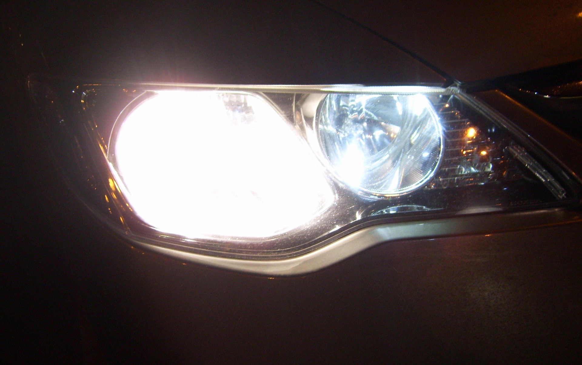 Замена ламп ближнего света — Honda Civic 4D (8G), 1,8 л, 2007 года ...
