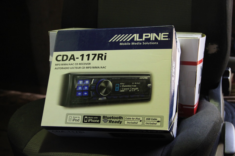 Установка ГУ ALPINE CDA-117Ri прокладка проводов — Volkswagen Golf Variant (Mk4), 1,4 л, 2000 ...