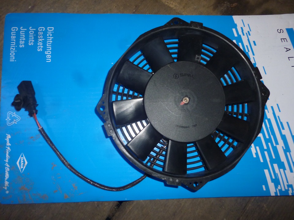 Вентилятор дополнительного радиатора новый — Audi Allroad (C5), 4,2 л ...