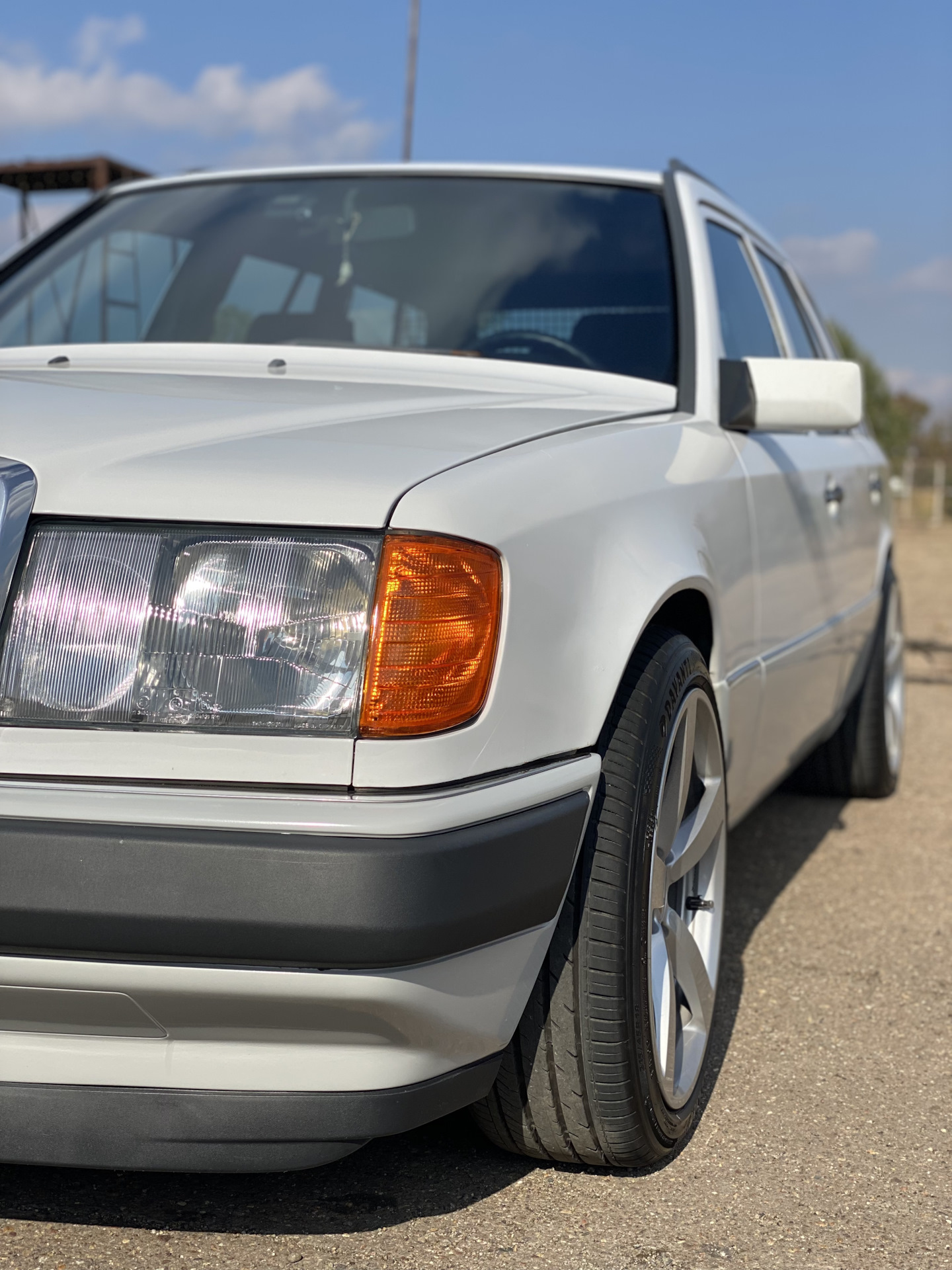 Видео обзор бж белого — Mercedes-Benz E-Class Estate (S124), 2 л, 1990 года | видео | DRIVE2