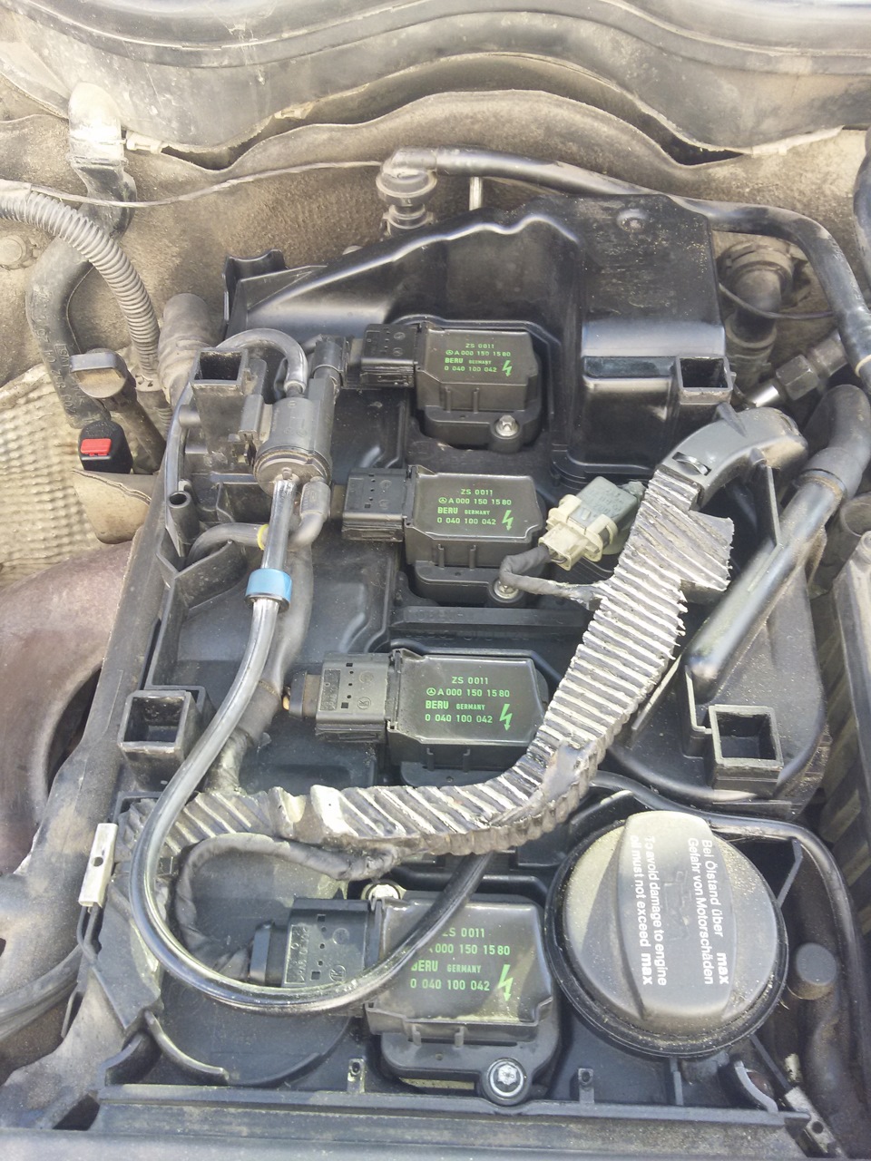 Декоративная накладка клапанной крыжки — Mercedes-Benz C-Class (W203), 1,8 л, 2003 года | своими ...